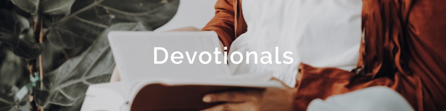 Daily Devotionals for Young Adults - YMI